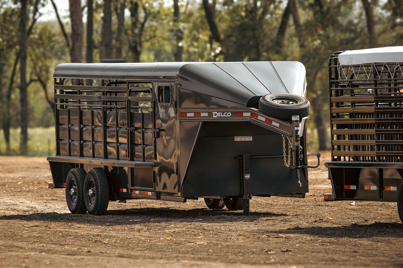 Metal Top Livestock Trailers | Cowboy Deluxe Series