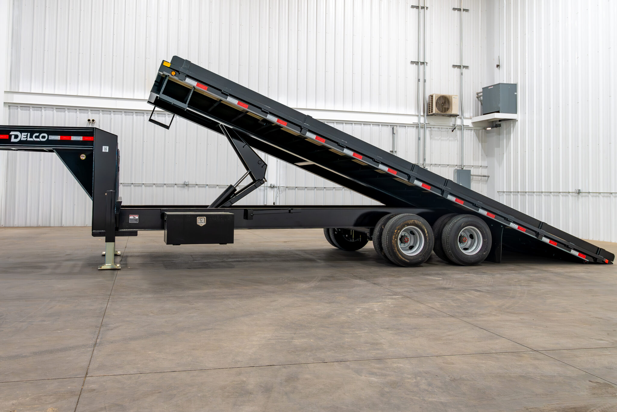 Equipment Tilt Trailers – Delco